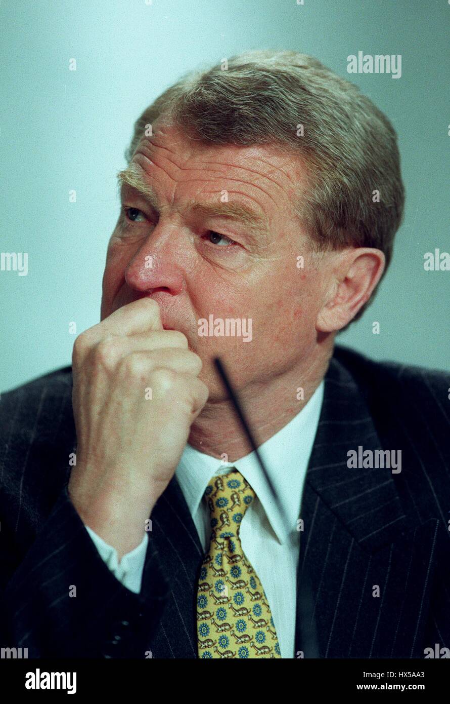 Paddy ashdown 1997 hi-res stock photography and images - Alamy