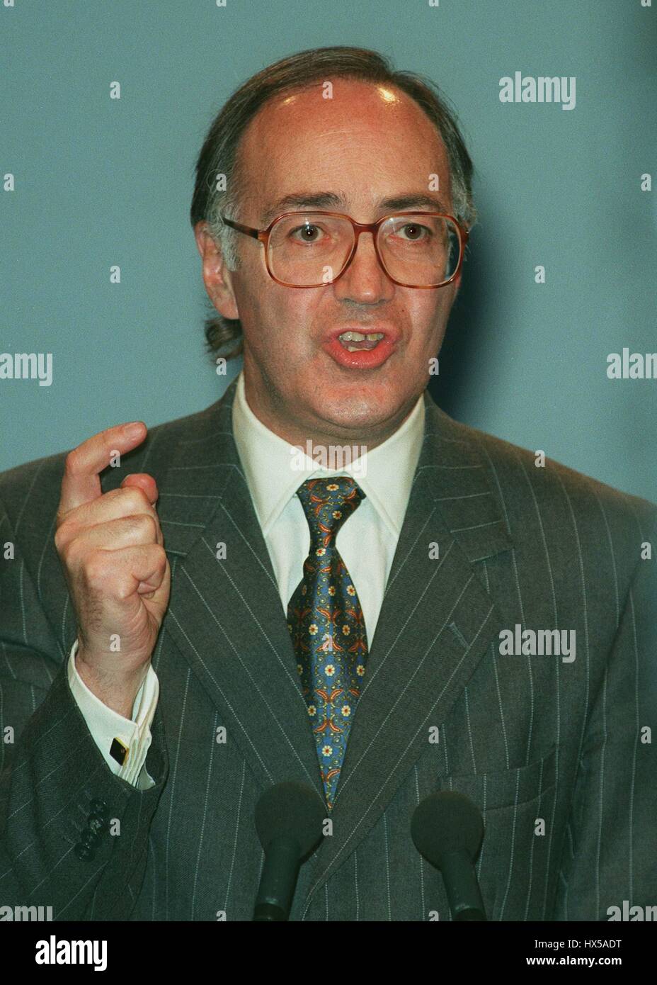 MICHAEL HOWARD QC MP HOME SECRETARY 17 October 1996 Stock Photo - Alamy