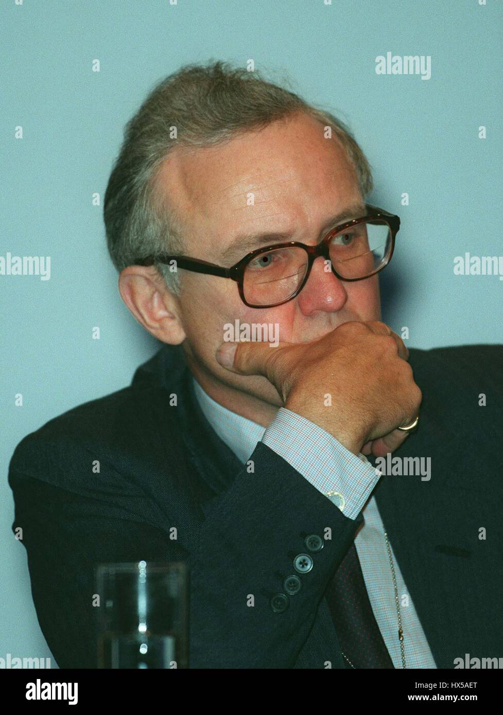 DOUGLAS HOGG MP SEC.OF STATE FOR AGRICULTURE 15 October 1996 Stock ...