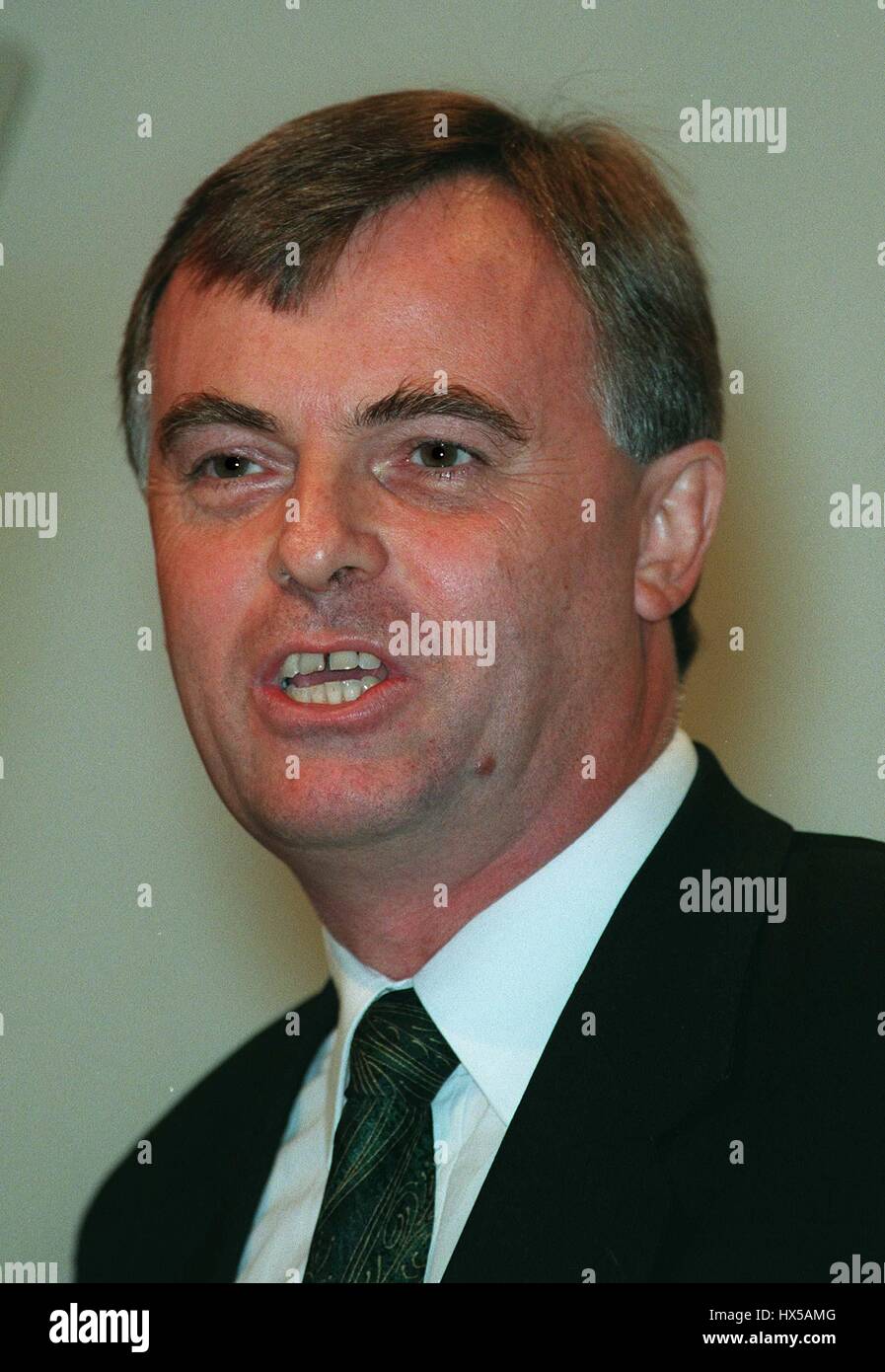 Shadow transport minister hi-res stock photography and images - Alamy