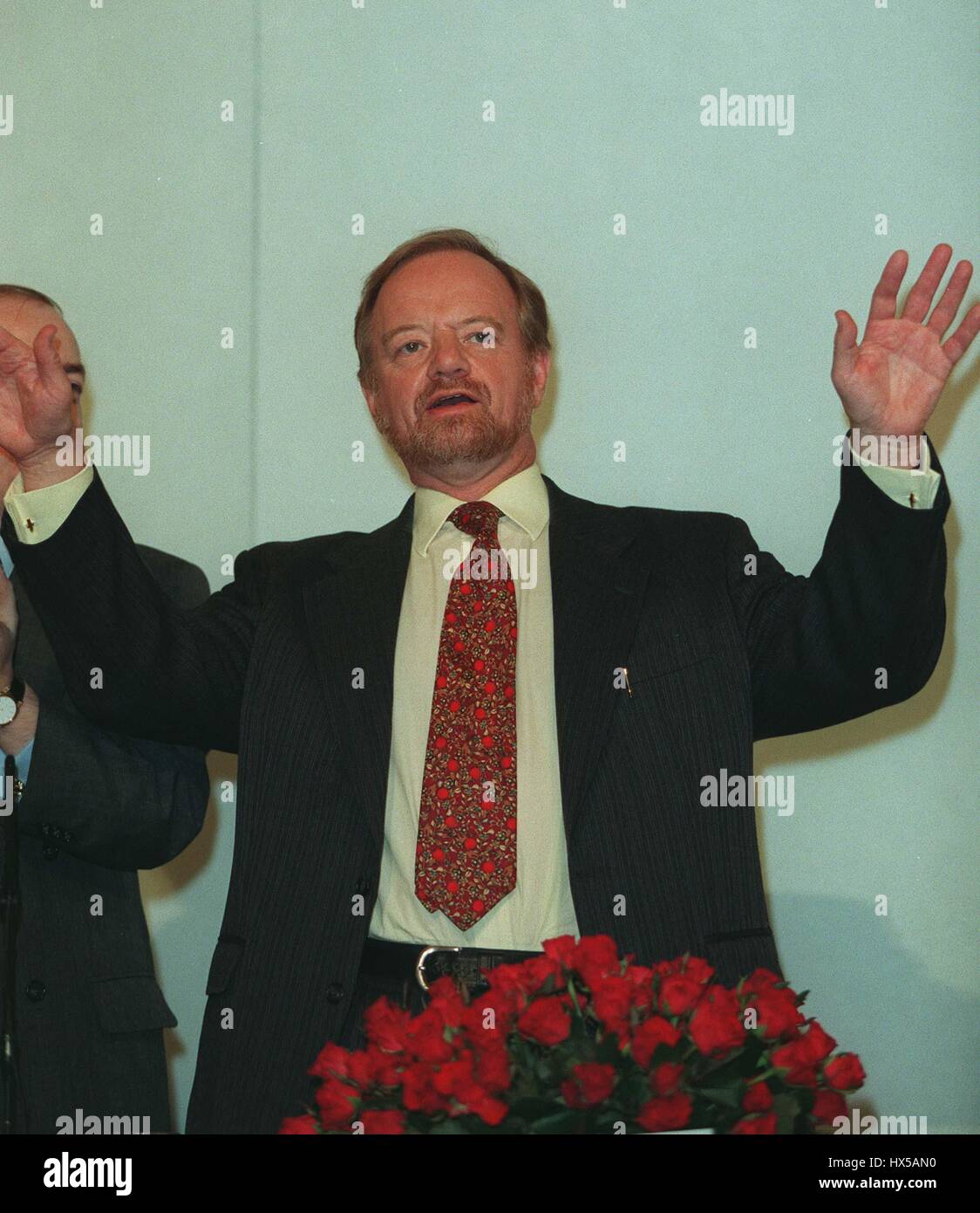 ROBIN COOK MP SHADOW FOREIGN AFFAIRS MINIST. 07 October 1996 Stock ...