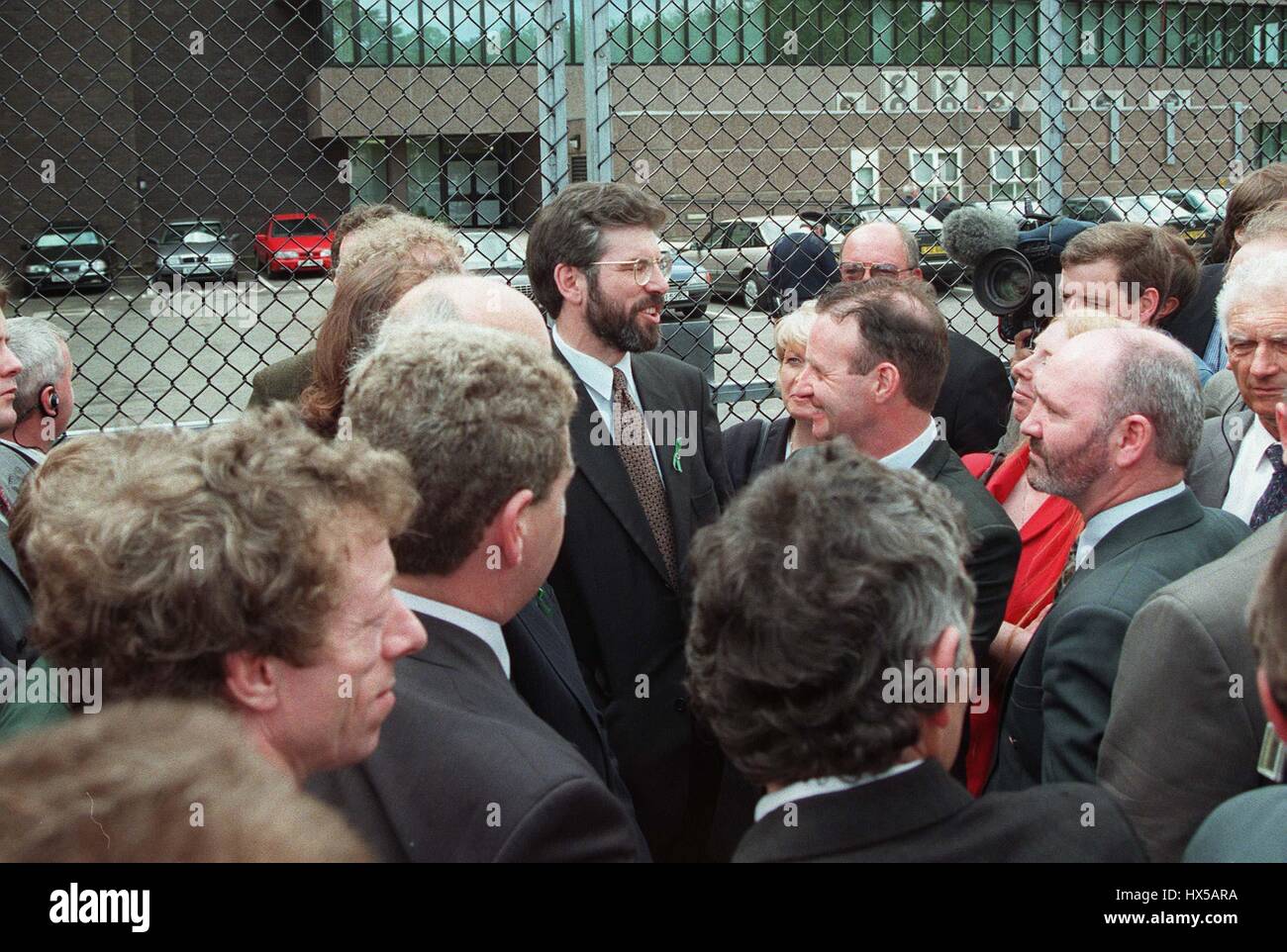 Sinn fein out hi-res stock photography and images - Alamy