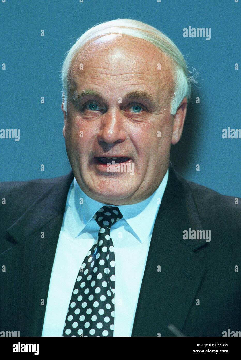 CHRIS FAY CHAIRMAN & MD SHELL UK 19 June 1995 Stock Photo - Alamy