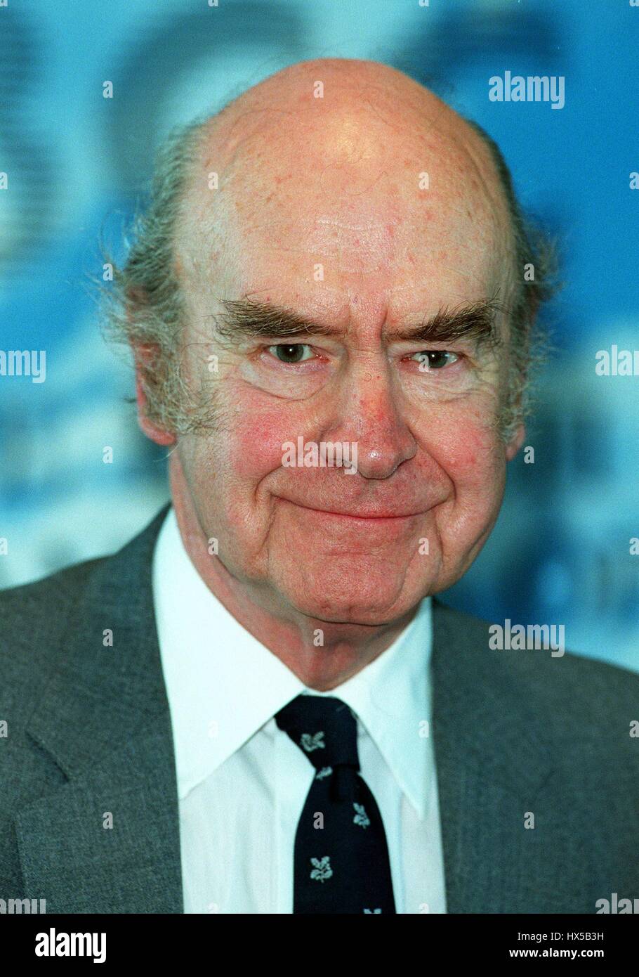 SIR ROBIN IBBS CHAIRMAN "LLOYDS BANK PLC" 13 June 1995 Stock Photo - Alamy
