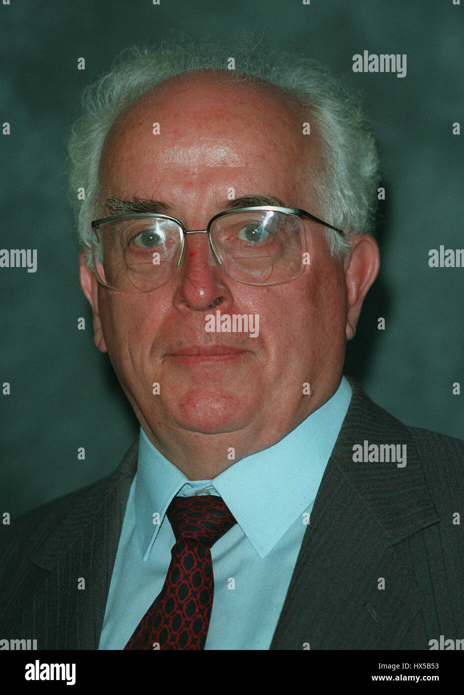 KEVIN MCNAMARA MP LABOUR PARTY HULL NORTH 23 December 1994 Stock Photo ...