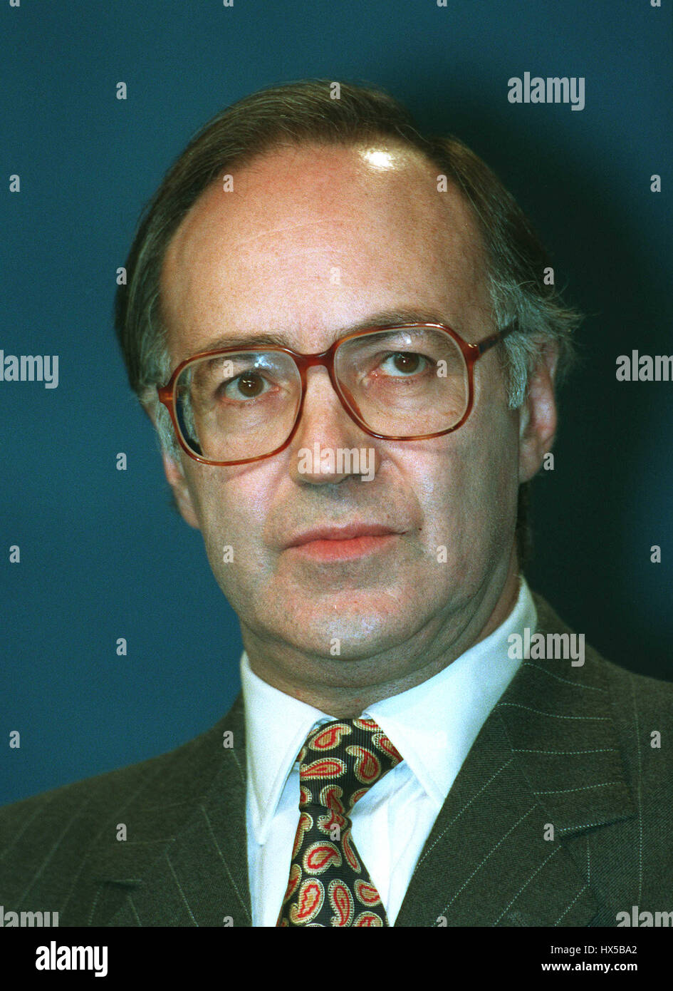 MICHAEL HOWARD QC MP HOME SECRETARY 09 February 1995 Stock Photo - Alamy