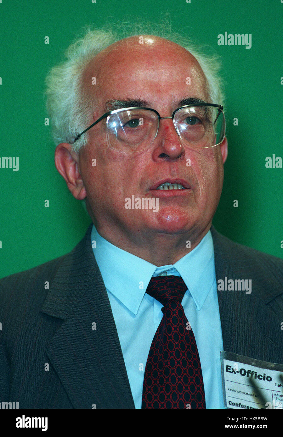KEVIN MCNAMARA MP LABOUR PARTY HULL NORTH 22 December 1994 Stock Photo ...
