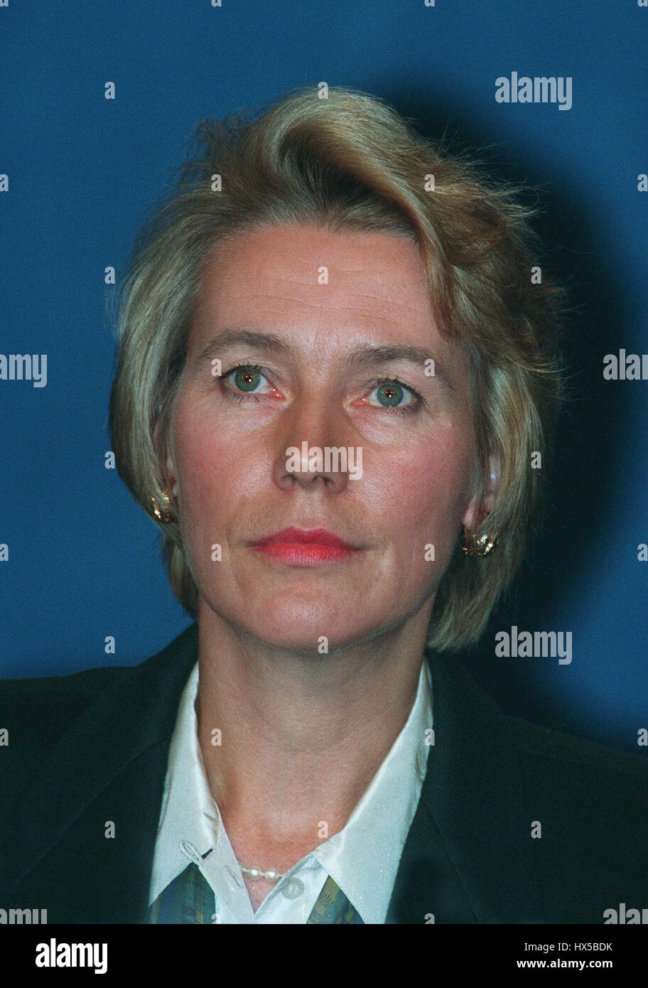 VIRGINIA BOTTOMLEY MP SECRETARY OF STATE TO HEALTH 15 December 1994 ...