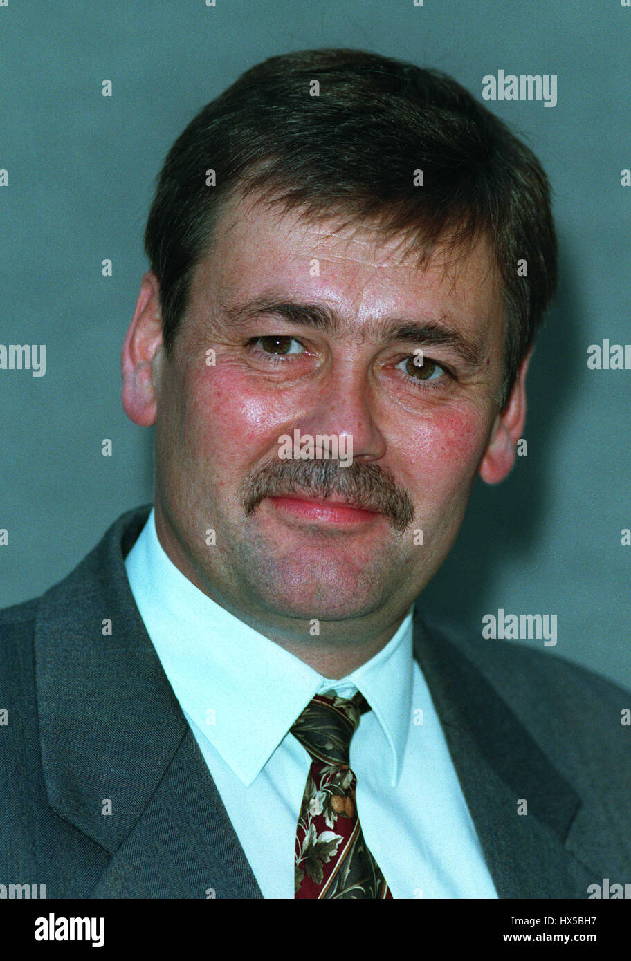 BOB AINSWORTH MP LABOUR PARTY COVENTRY NE. 31 October 1994 Stock Photo ...