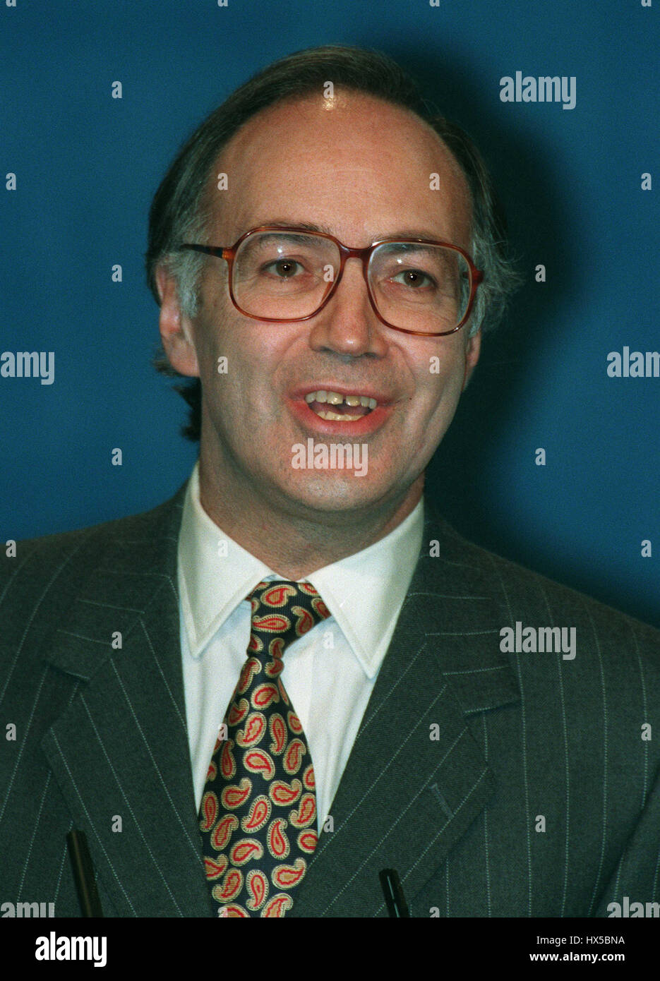 MICHAEL HOWARD QC MP HOME SECRETARY 21 October 1994 Stock Photo - Alamy
