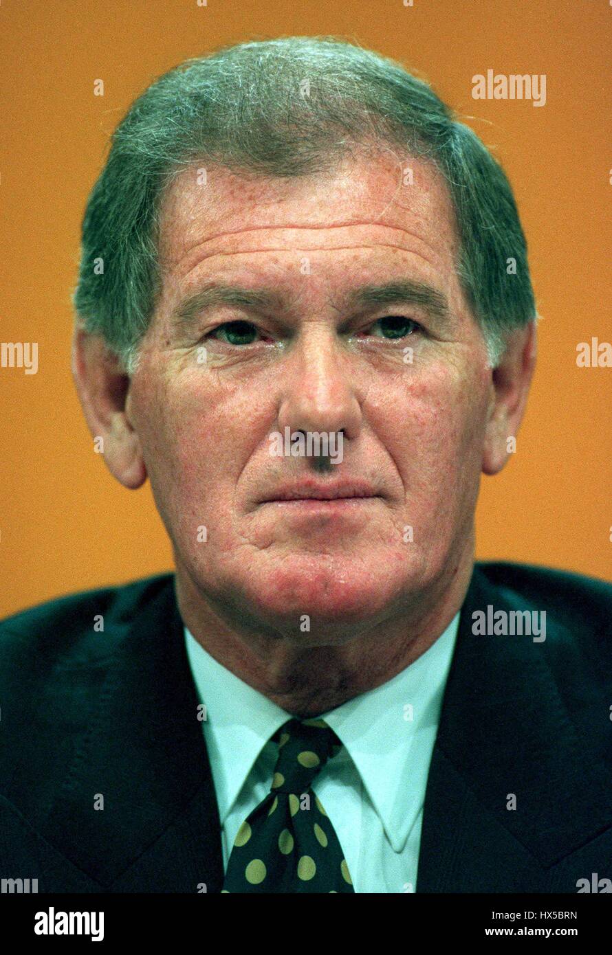 Ronnie fearn hi-res stock photography and images - Alamy