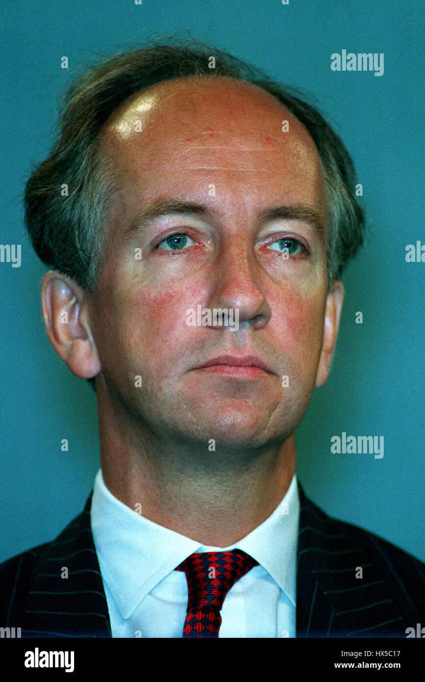 TIM SMITH MP CONSERVATIVE BEACONSFIELD 15 December 1993 Stock Photo - Alamy