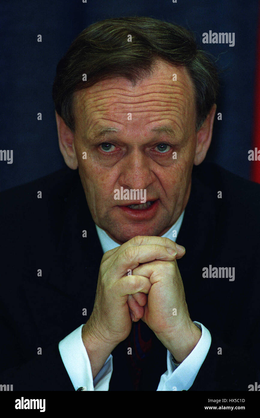 JEAN CHRETIEN PRIME MINISTER OF CANADA 01 March 1994 Stock Photo - Alamy