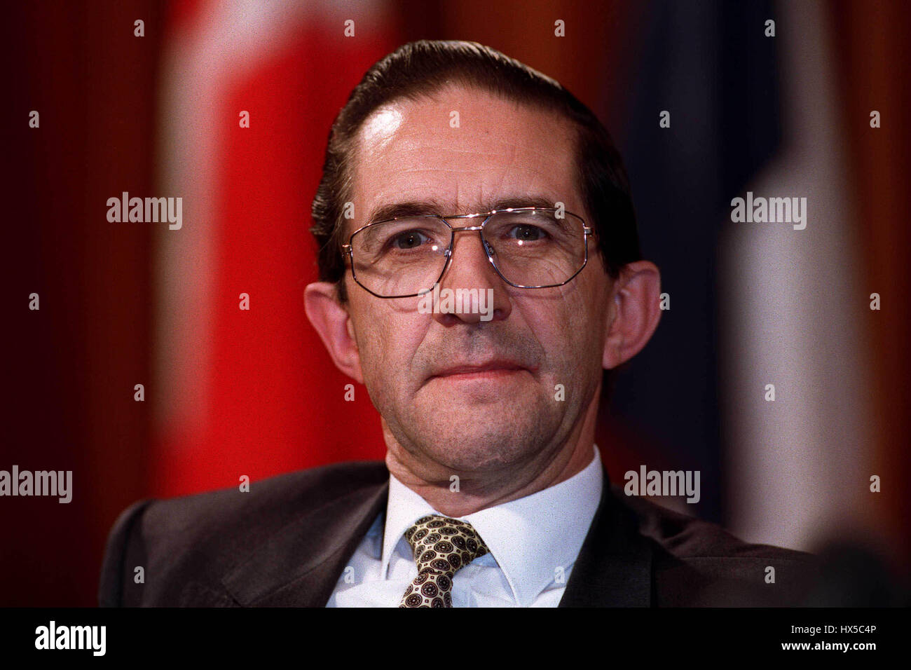 WILLY CLAES FOREIGN MINISTER TO BELGIUM 12 January 1994 Stock Photo - Alamy
