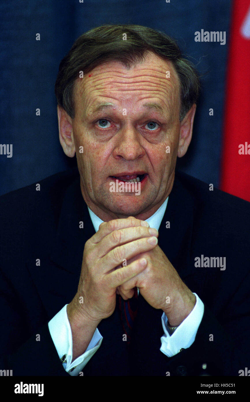 JEAN CHRETIEN PRIME MINISTER OF CANADA 12 January 1994 Stock Photo - Alamy