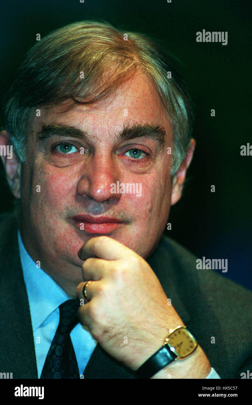 PETER SUTHERLAND DIRECTOR-GENERAL GATT 22 December 1993 Stock Photo - Alamy