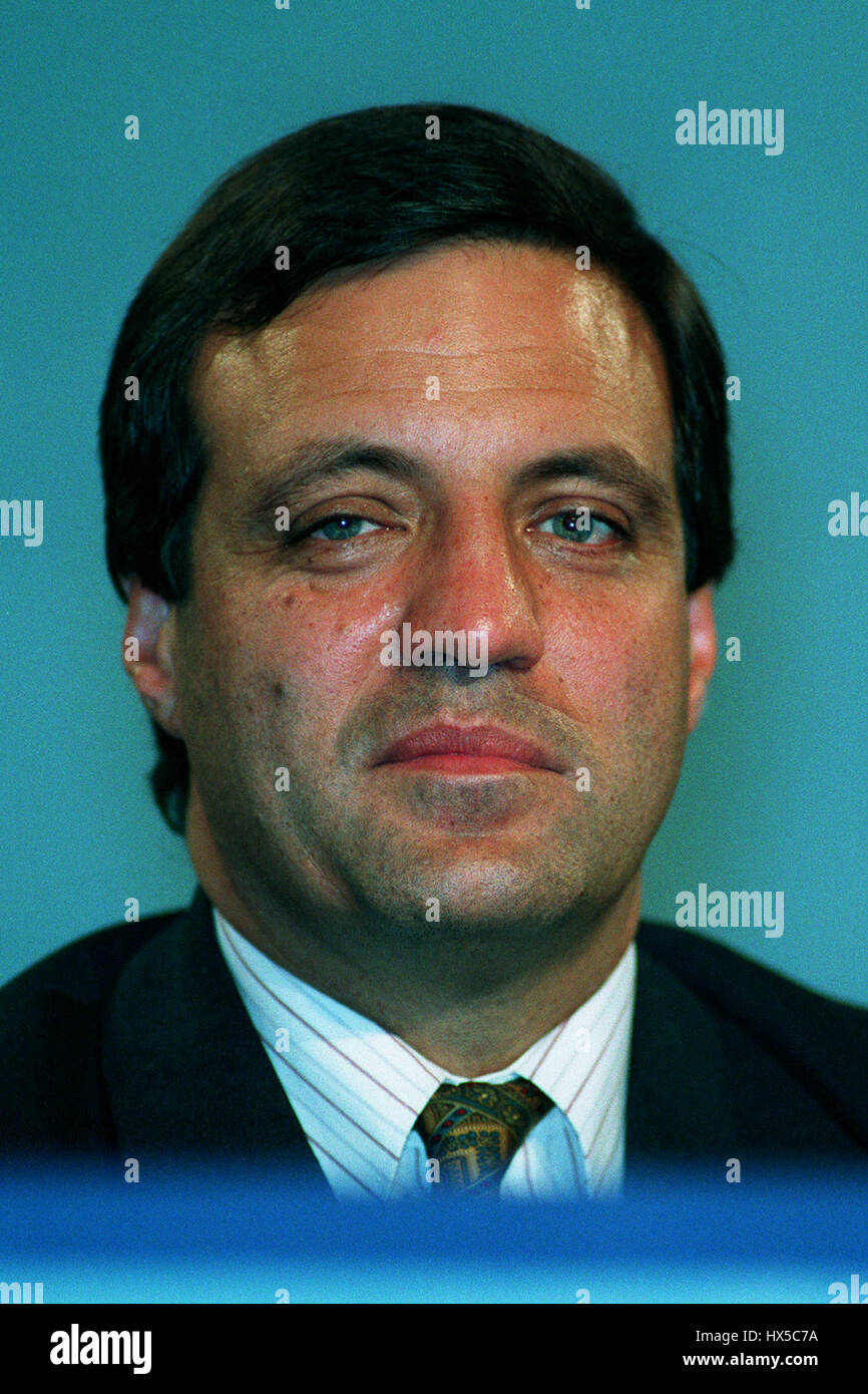 TIM EGGAR MP MINISTER FOR TRADE & INDUSTRY 05 December 1993 Stock Photo ...