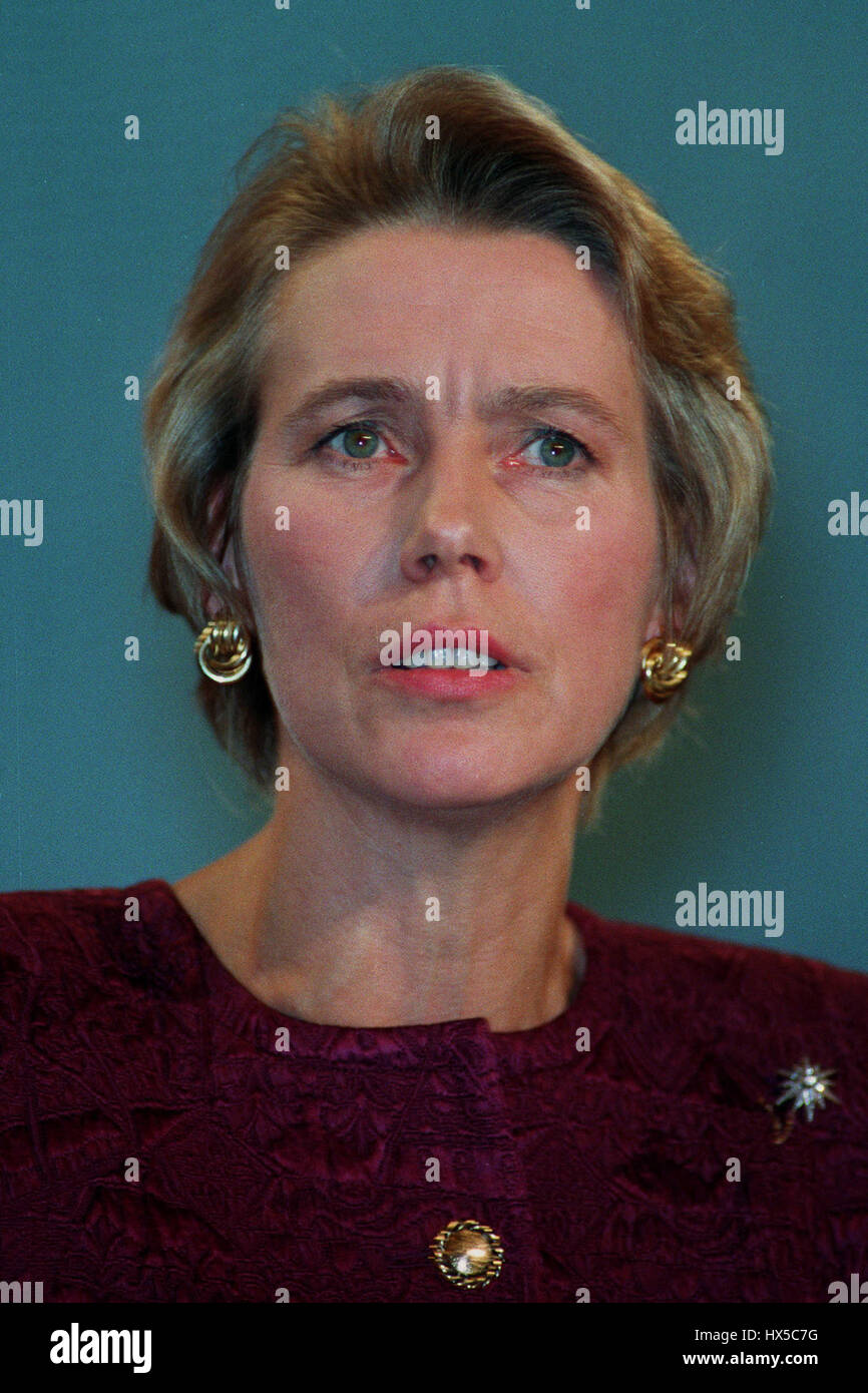 VIRGINIA BOTTOMLEY MP SECRETARY OF STATE TO HEALTH 02 December 1993 ...