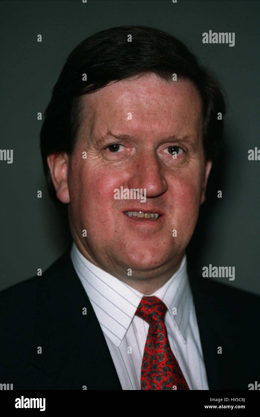 Labour mp george robertson hi-res stock photography and images - Alamy