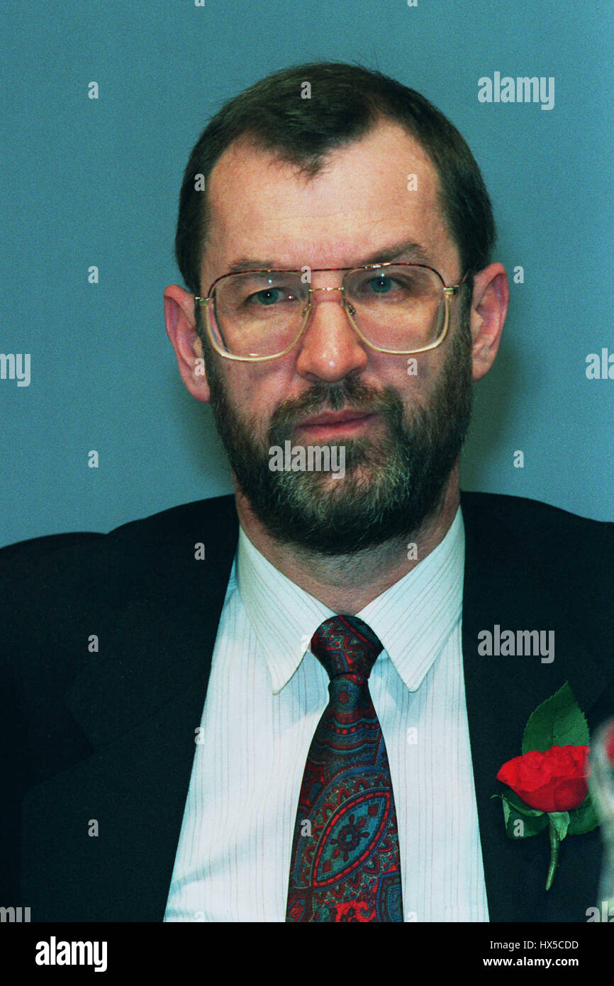 JOHN BATTLE MP LABOUR PARTY LEEDS WEST 20 April 1993 Stock Photo - Alamy