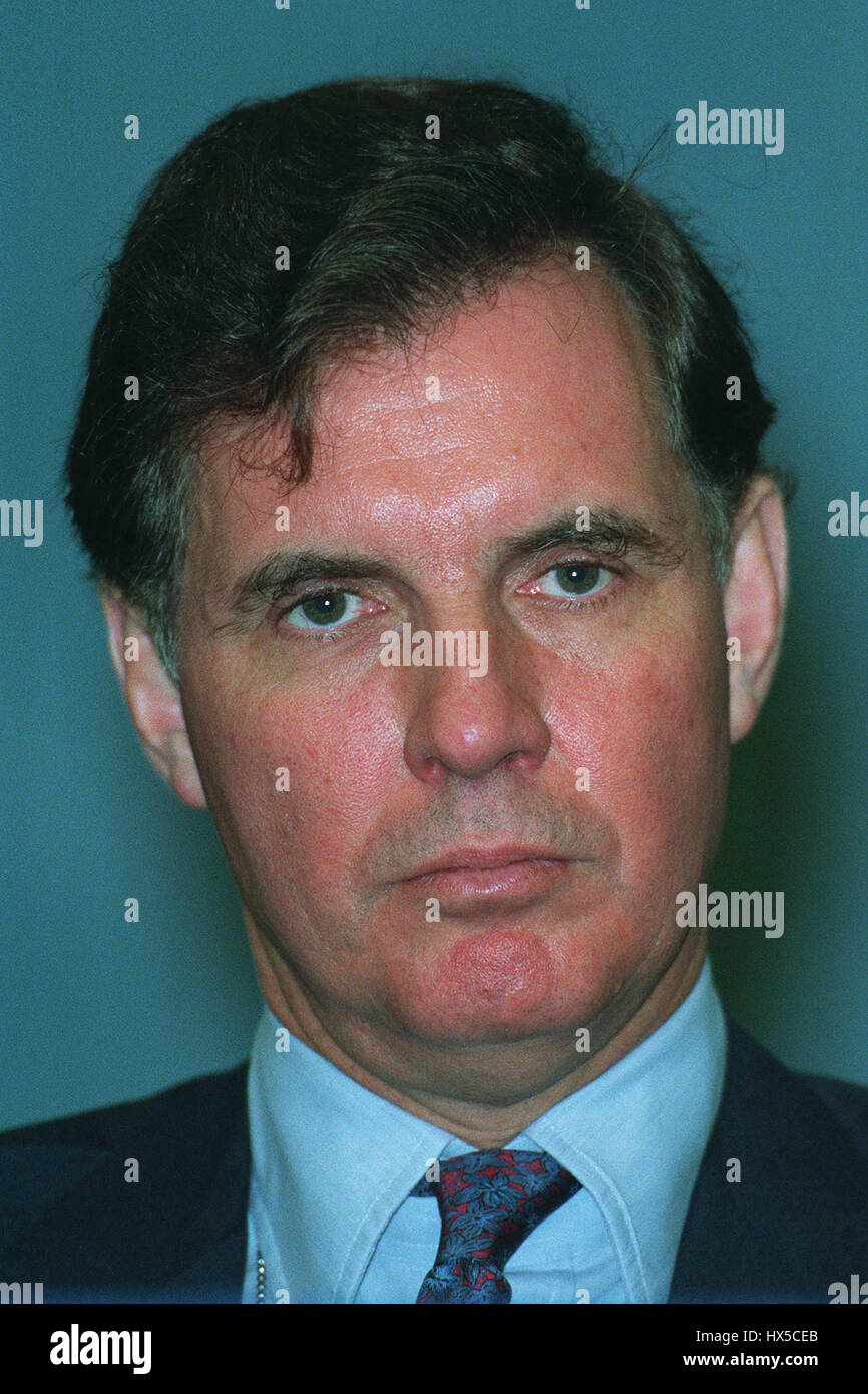 JONATHAN AITKEN MP DEFENCE MINISTER 27 October 1992 Stock Photo - Alamy