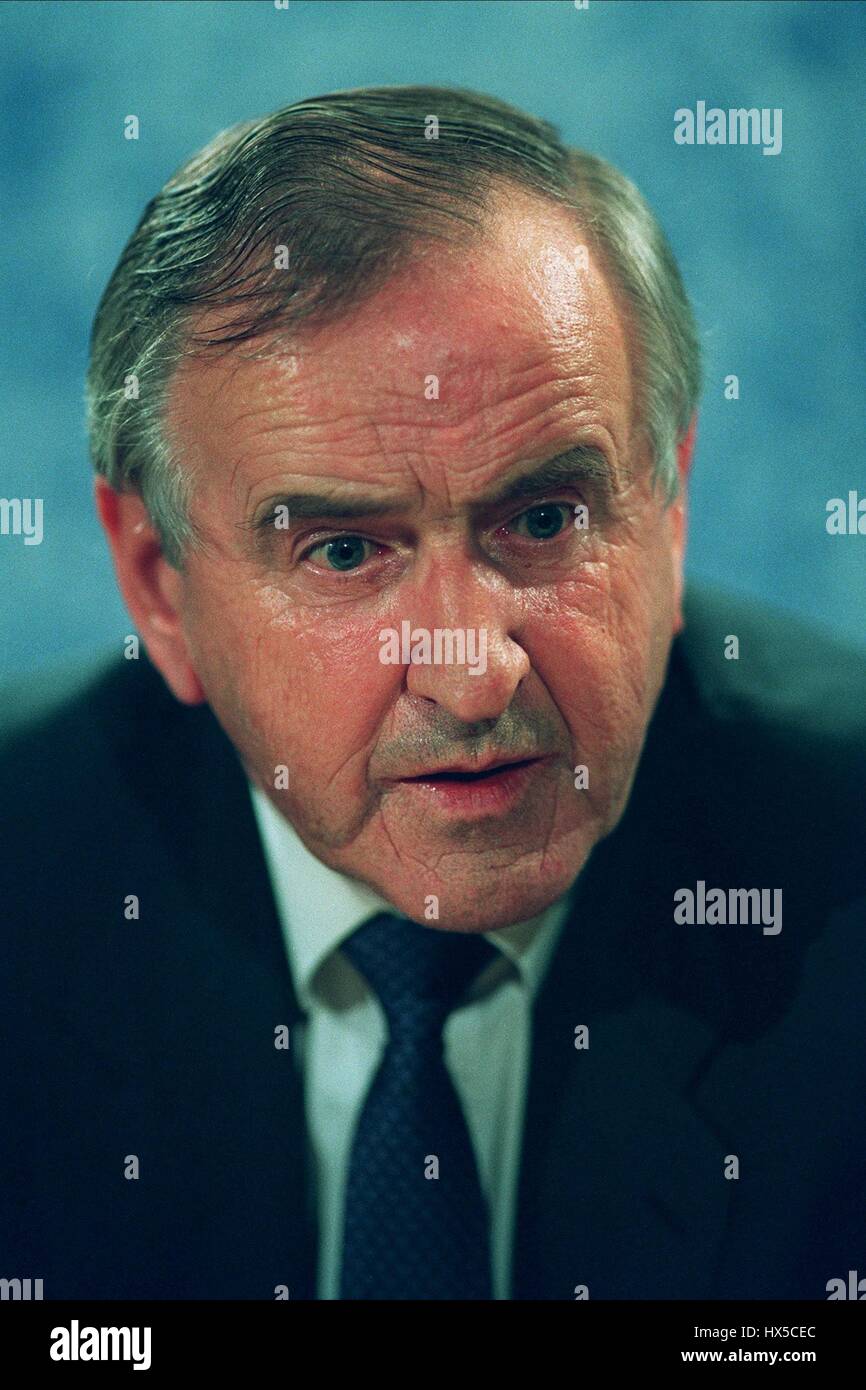 ALBERT REYNOLDS IRISH PRIME MINISTER 26 October 1992 Stock Photo - Alamy