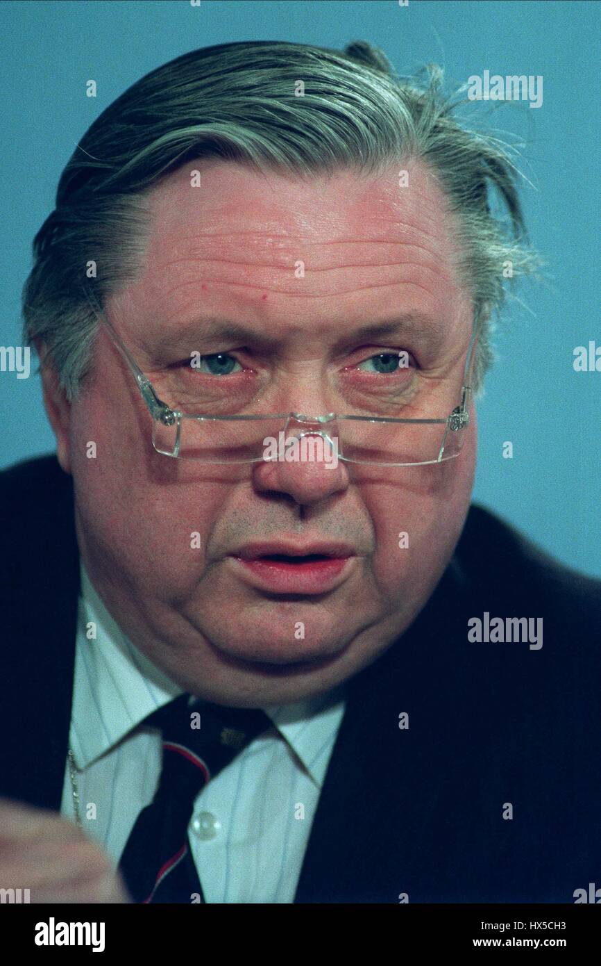 RICHARD HOLT MP CONSERVATIVE PARTY LANGBAURGH 04 April 1991 Stock Photo ...