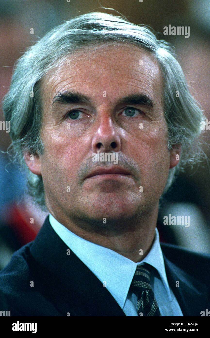 STUART RANDALL MP LABOUR PARTY HULL 08 June 1991 Stock Photo - Alamy
