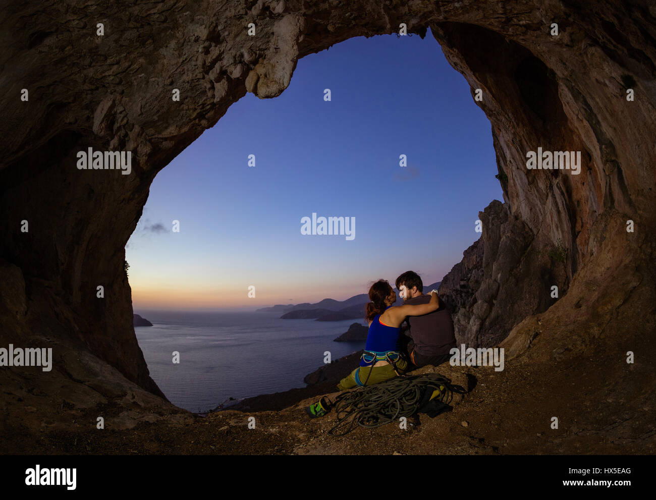 Couple night sea romantic hi-res stock photography and images - Alamy