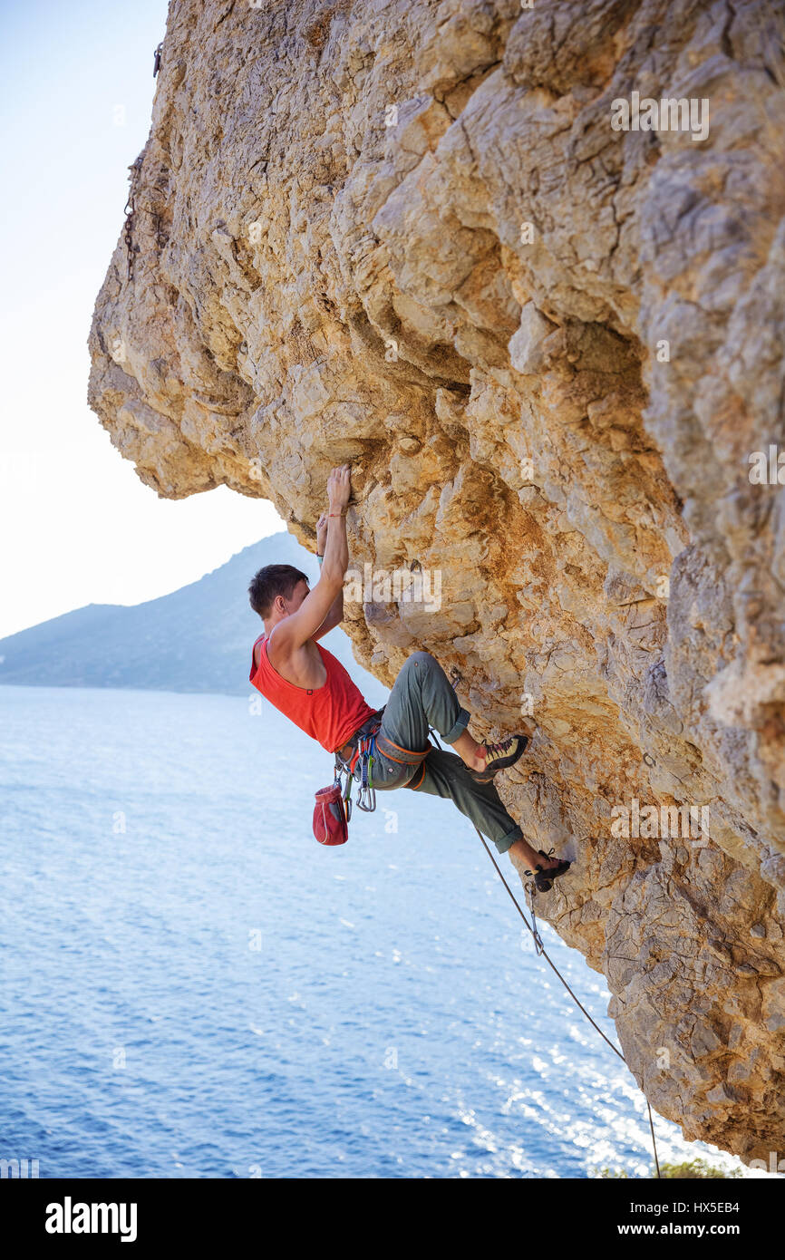 Cliff over water hi-res stock photography and images - Alamy