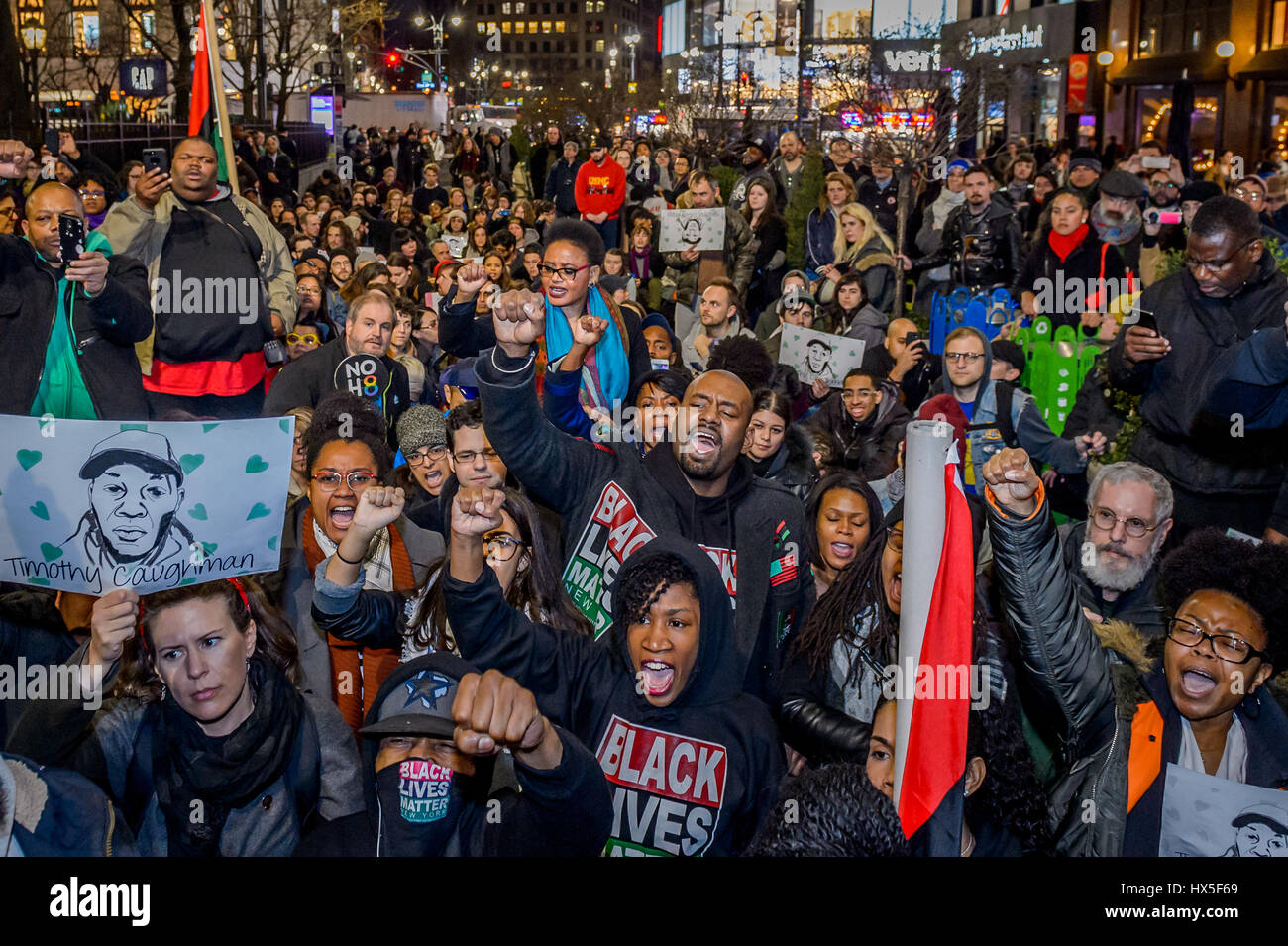 New York, United States. 24th Mar, 2017. A crowd of about 300 people ...