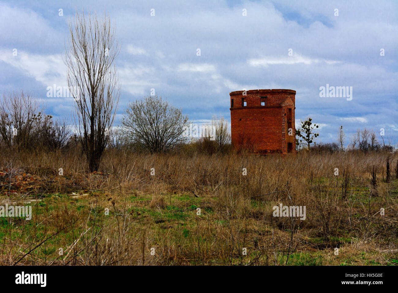 Destroyed water tower hi-res stock photography and images - Alamy