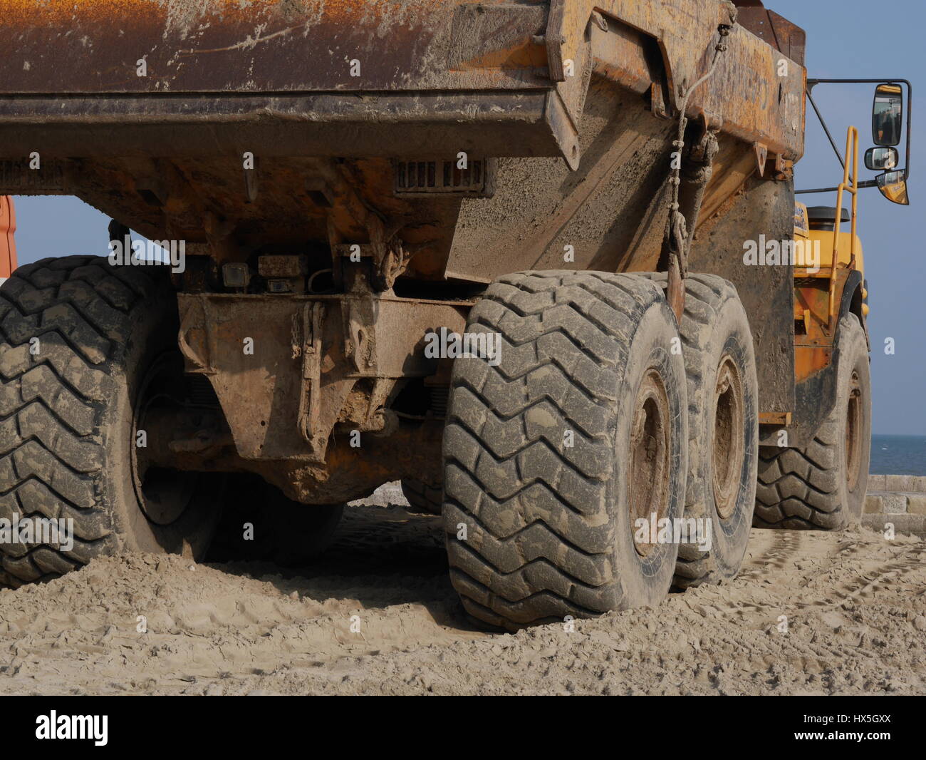Heavyweight truck hi-res stock photography and images - Alamy