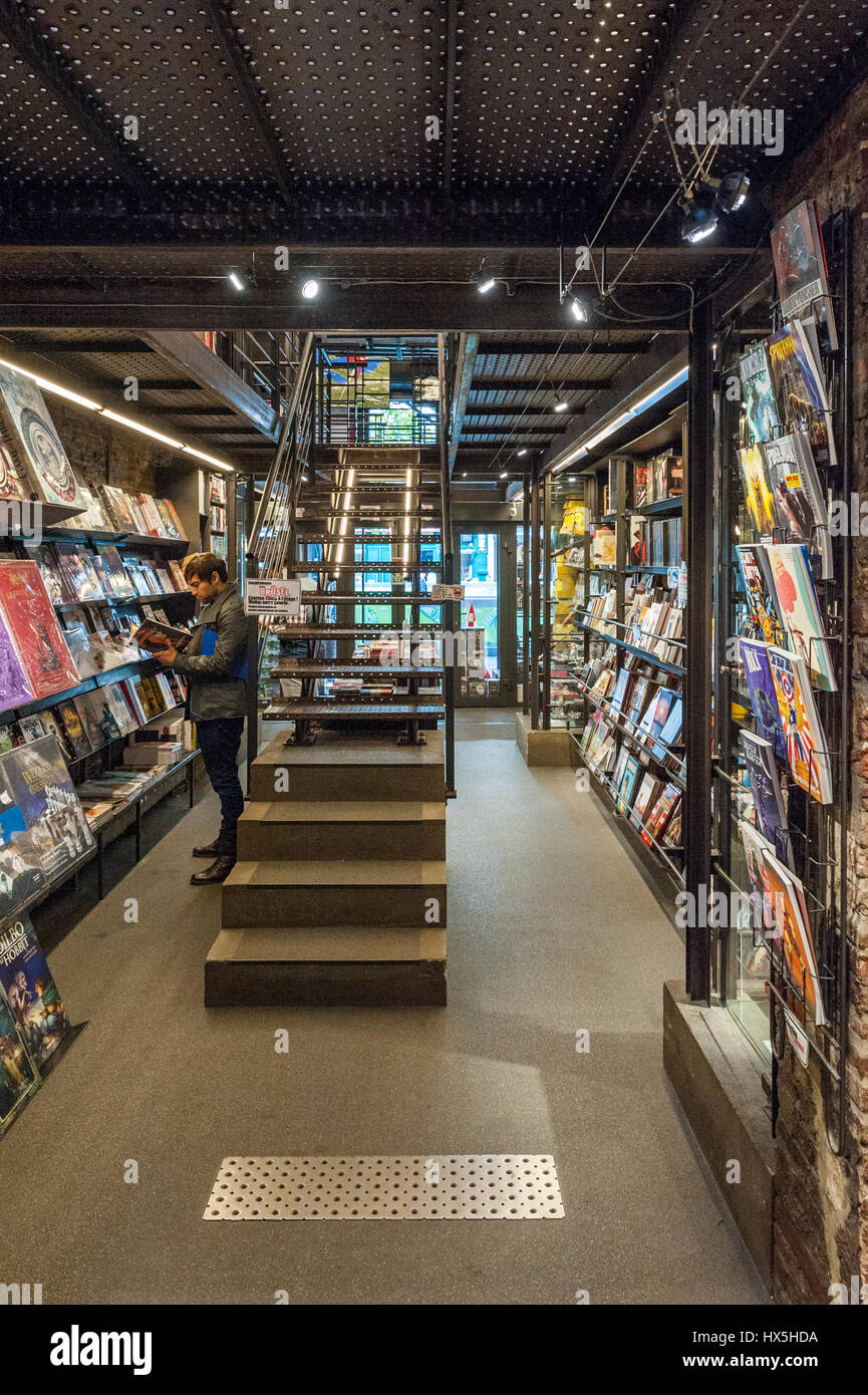 Belgium, Brussels, Brüsel comic book shop Stock Photo - Alamy
