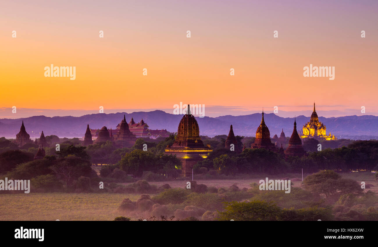 Bagan sunrise ancient historic historical zone burma hi-res stock ...