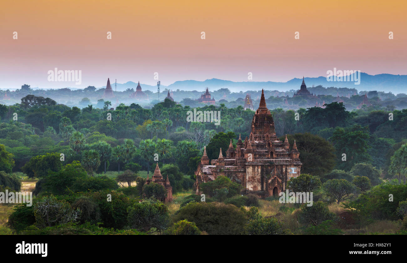 Bagan sunrise ancient historic historical zone burma hi-res stock ...