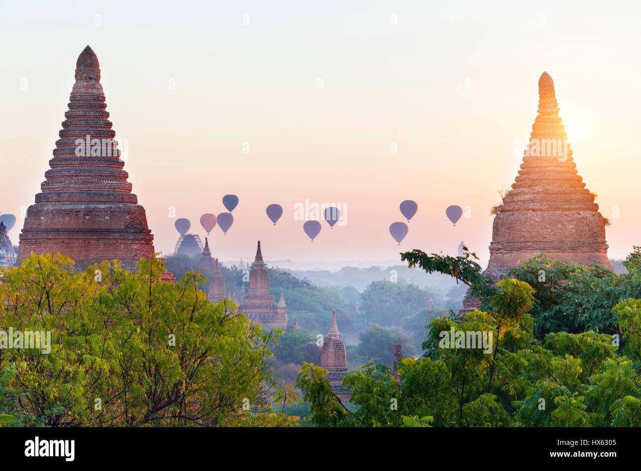 Scenic view of ancient Bagan temple during golden hour Stock Photo - Alamy