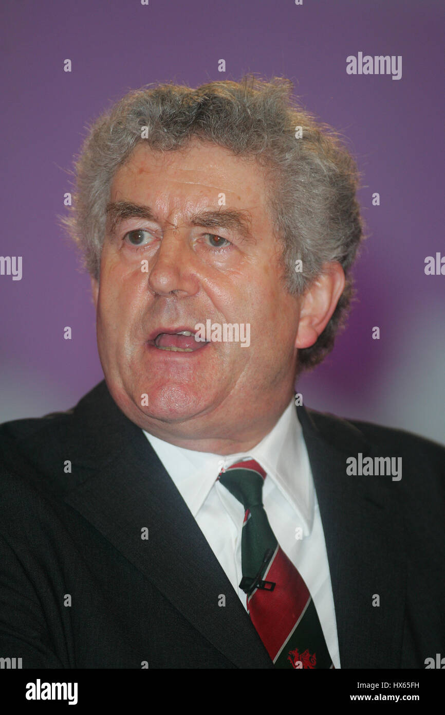 Rhodri morgan mp hi-res stock photography and images - Alamy
