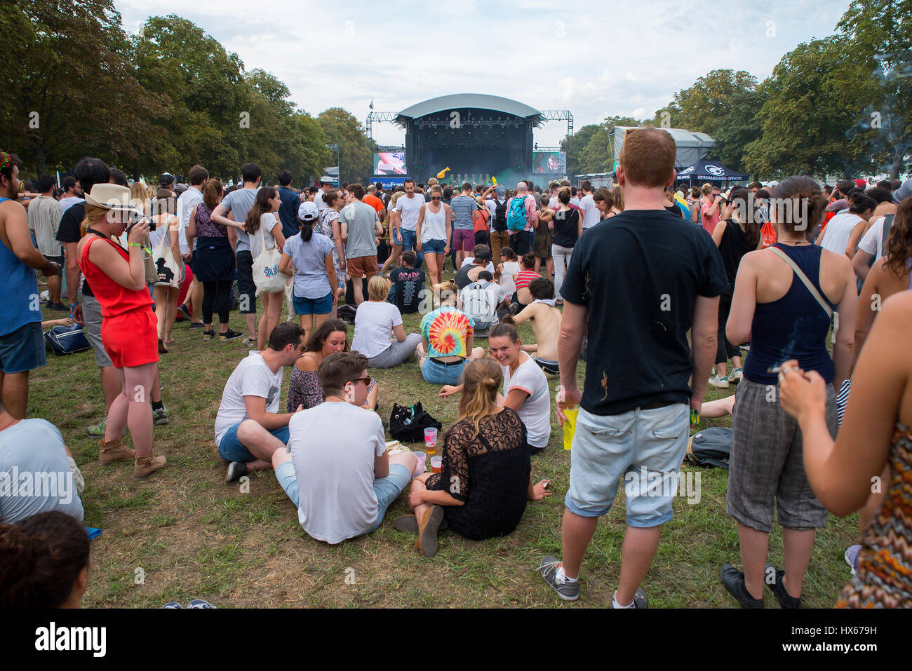 PARIS - AUG 31: Crowd in a concert at Rock En Seine Festival on August ...