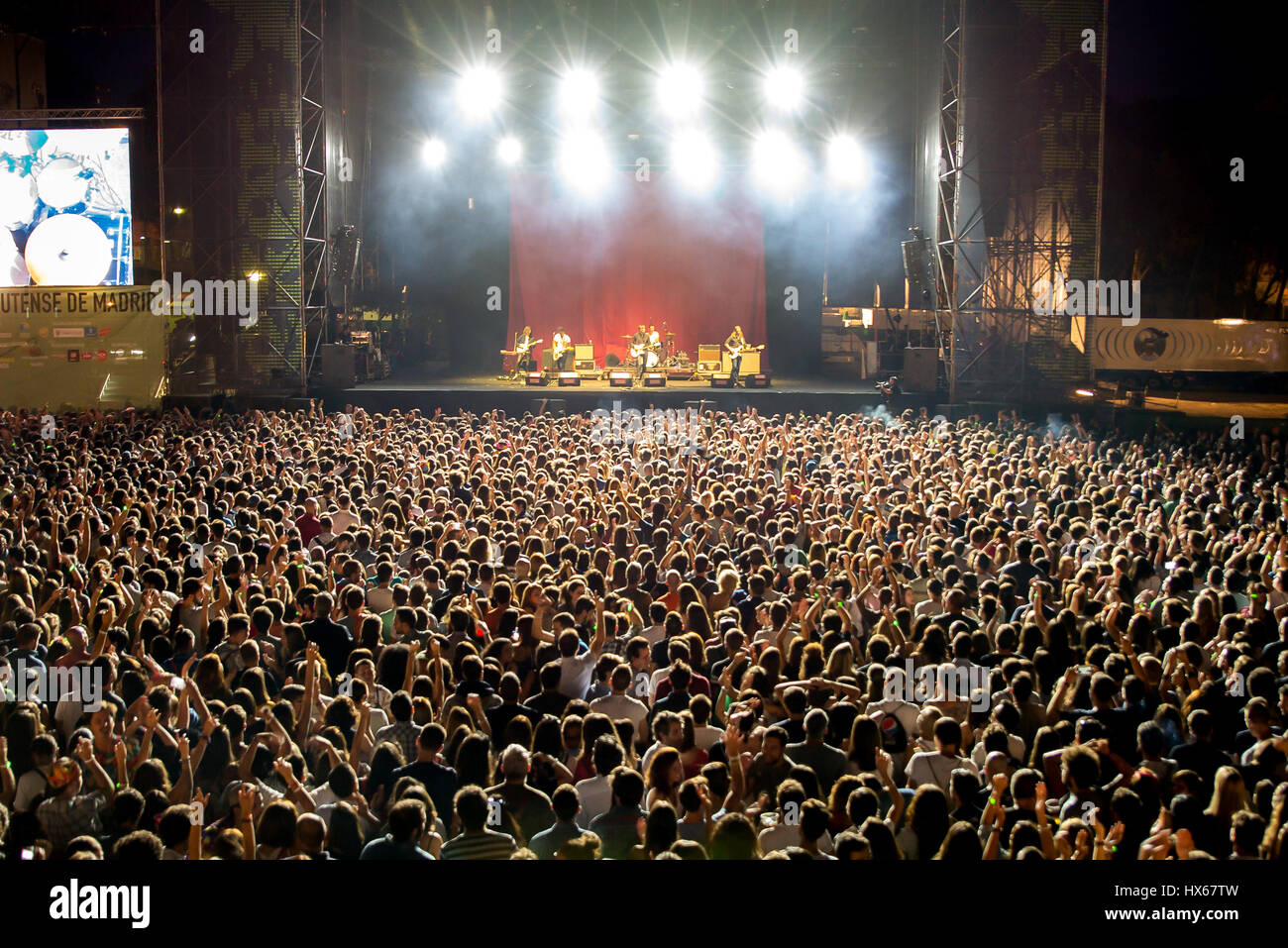 Spanish concert crowd hi-res stock photography and images - Alamy