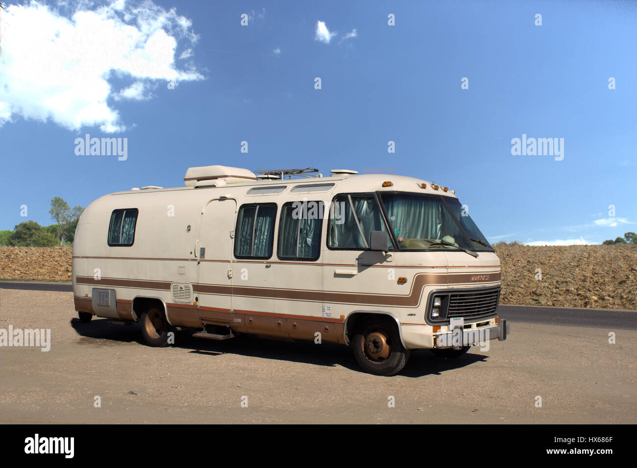 Old motorhome hi-res stock photography and images - Alamy