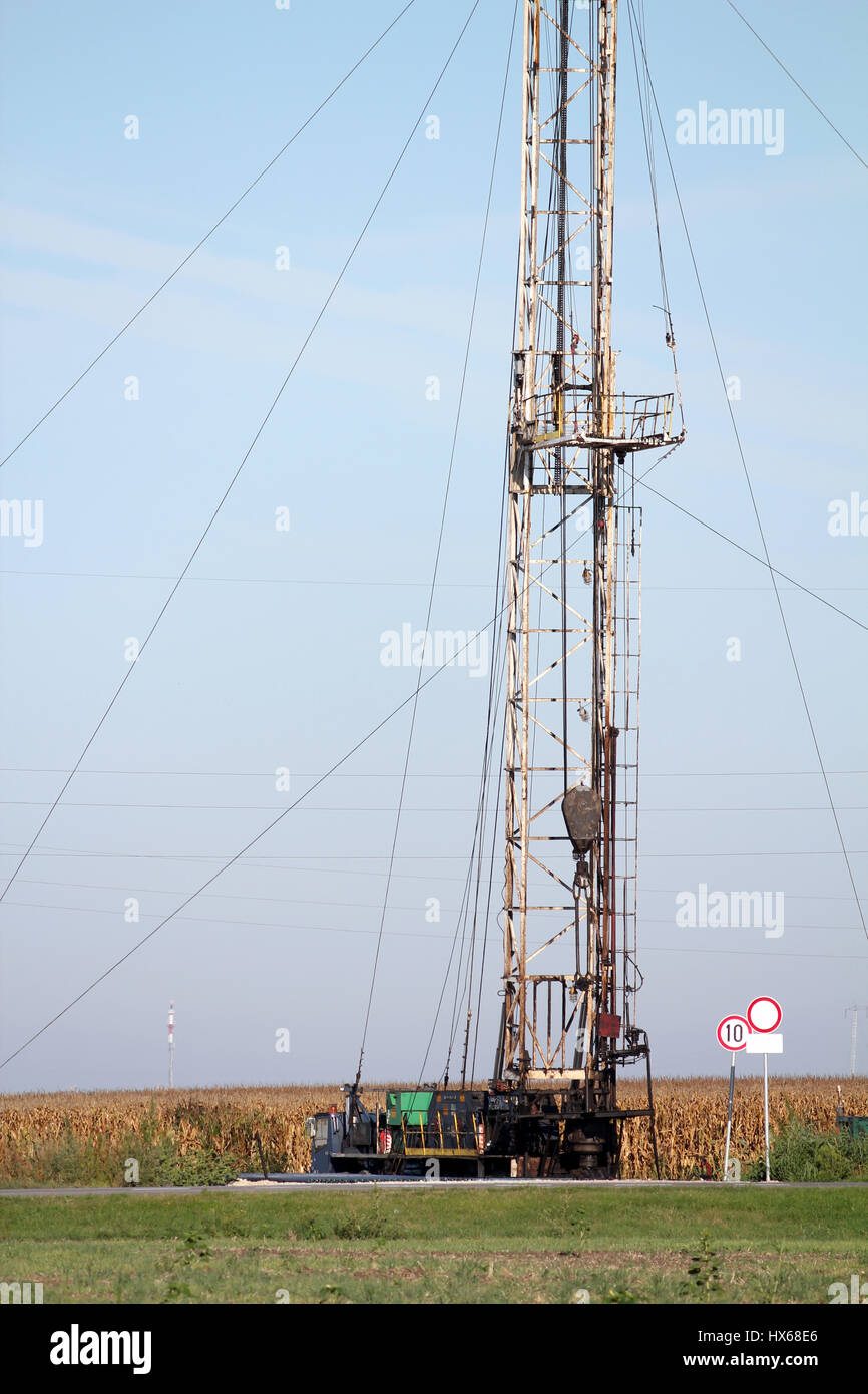 land oil drilling rig on field Stock Photo - Alamy
