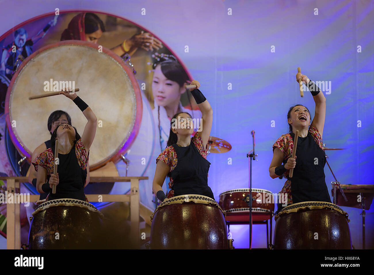 A group of traditional Japanese musicians Stock Photo - Alamy