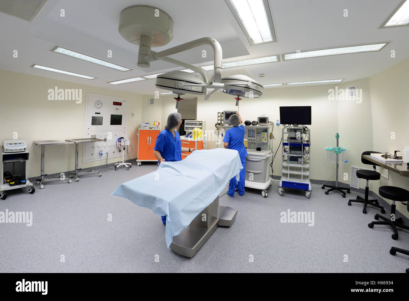 An empty operation room with modern equipment Stock Photo - Alamy