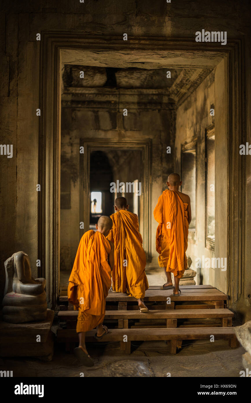 Monks in the Angkor Wat temple, Angkor, Cambodia, Asia Stock Photo - Alamy