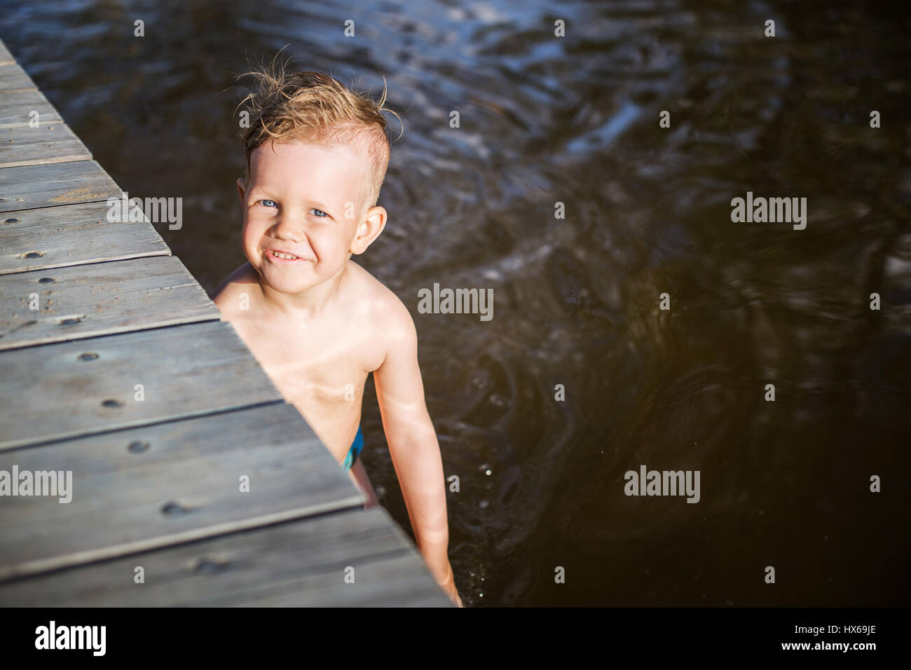 Kid at the beach hi-res stock photography and images - Alamy