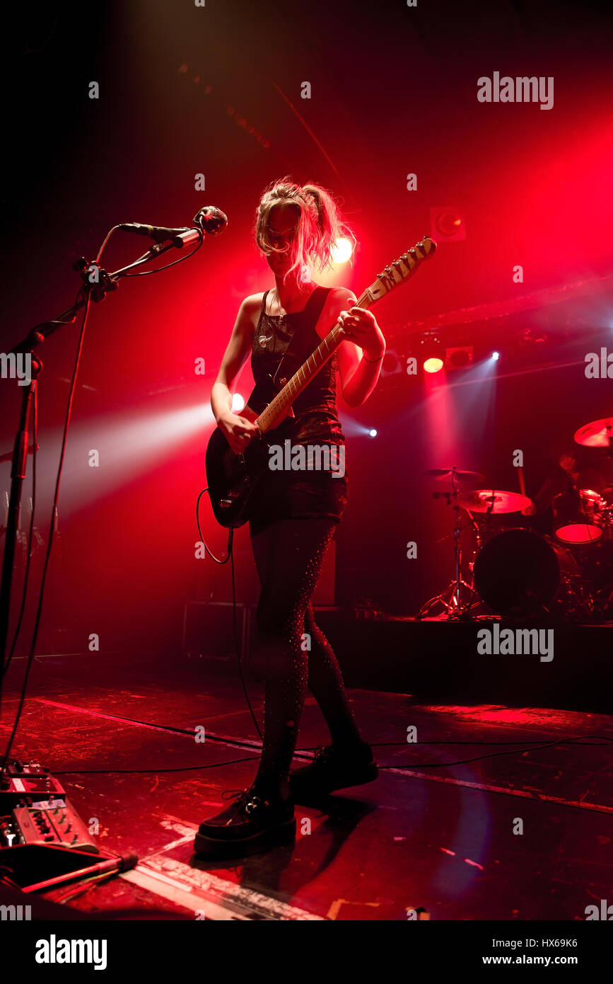 Wolf alice hi-res stock photography and images - Alamy