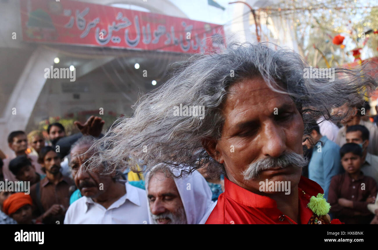 Lahore, Pakistan. 25th Mar, 2017. Pakistani devotee attends the three- days 429th annual Urs ...