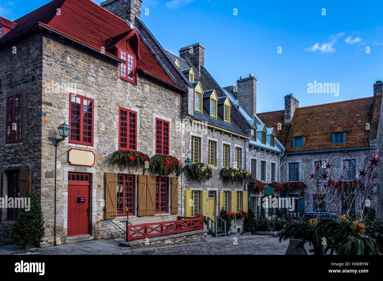 Plaza buildings hi-res stock photography and images - Alamy