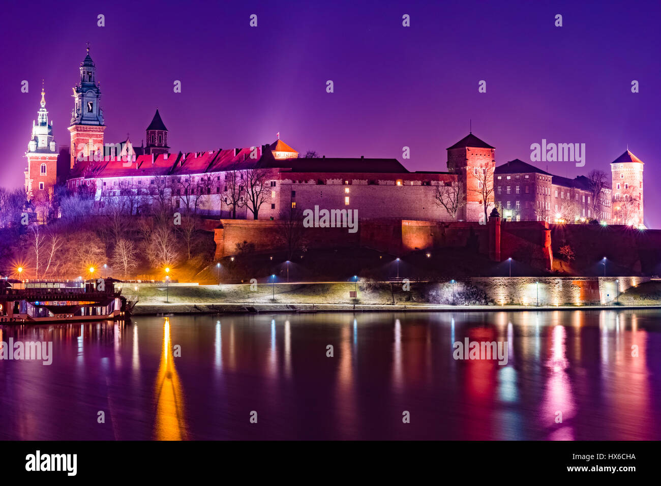 Royal castle of the Polish kings on the Wawel hill Stock Photo - Alamy